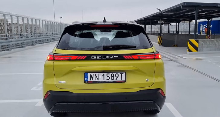 Chiński samochód BAIC Beijing 5 w Polsce mocno potaniał - BOOP.PL